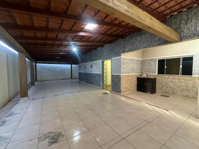 3 SUÍTES / 2 SALAS / ARMÁRIOS / GARAGEM COBERTA / SOBRADINHO DF