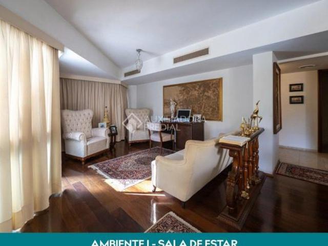 3 suites com 2 vagas ao lado do Parcão!
