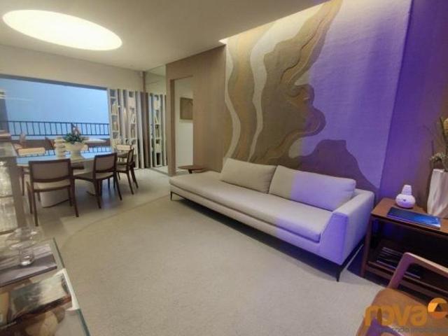 Apartamento com 3 suítes no Setor Marista