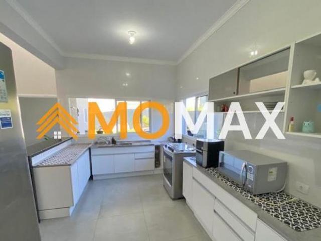 3 Suítes, Sala para 2 Ambientes, Cozinha, Despensa, Escritório e Quintal. OPORTUNIDADE!