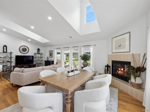 3 Summerfield Lane S