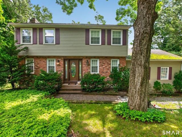 3 Suzio Dr, Meriden, CT 06451