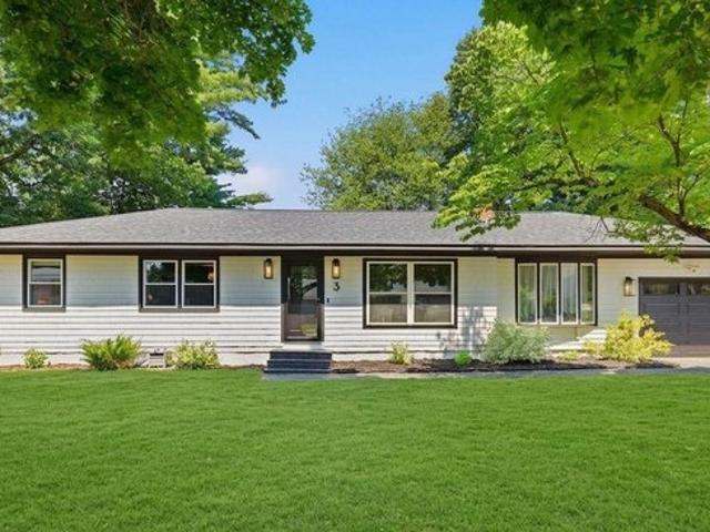 3 Sycamore St, Hudson, NH 03051