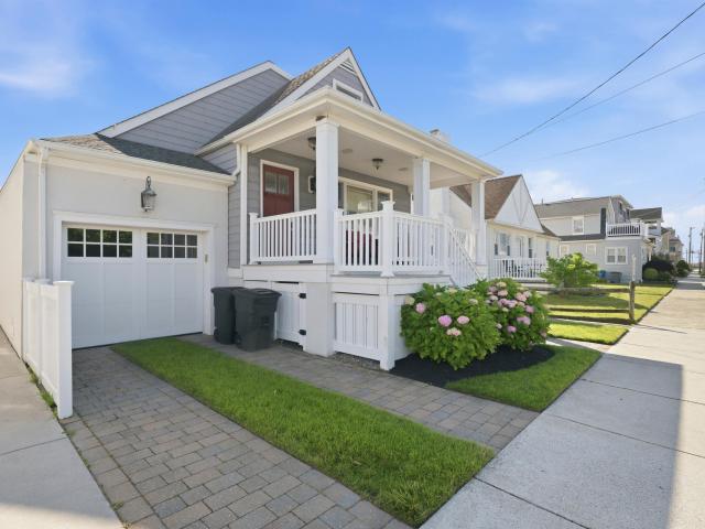 3 S 36th Ave