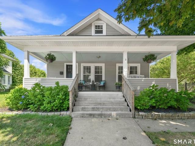 3 S Broad St, Stonington, CT 06379