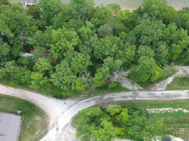 3 S Lakeside Dr