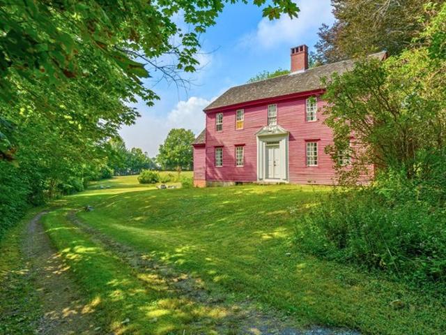 3 S Main St, Kennebunkport, ME 04046