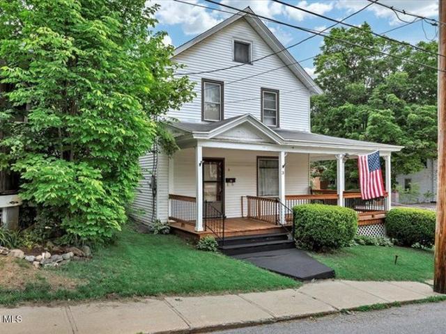 3 School St, Whitehall, NY 12887