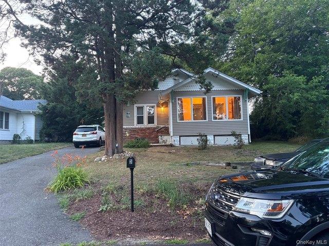 3 School St, Ronkonkoma, NY 11779