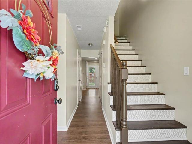 3 Seaton CIR