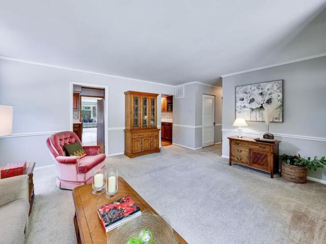 3 Seneca Drive