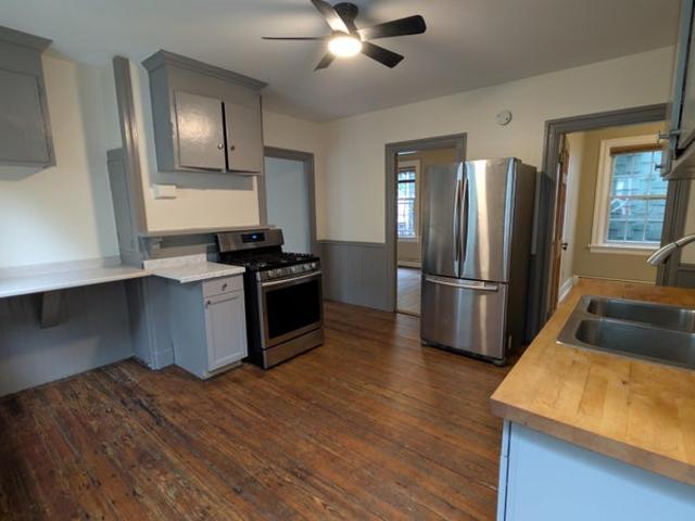 3 single rooms in 2 story shared apartment!