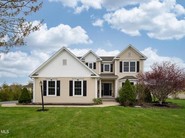 3 Skybrook Cir, Clifton Park, NY 12065