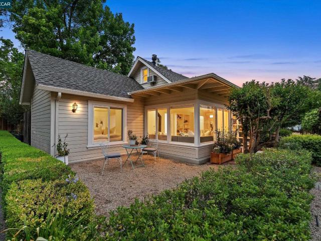 3 Songbird Ct