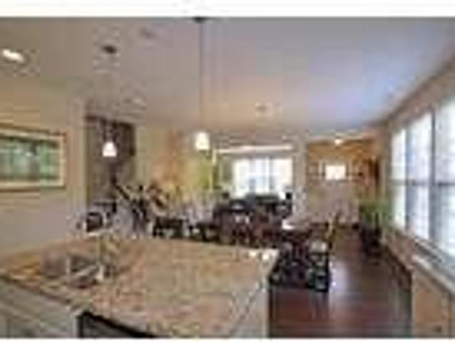 3 Spacious Bedroom Town House located in Durham