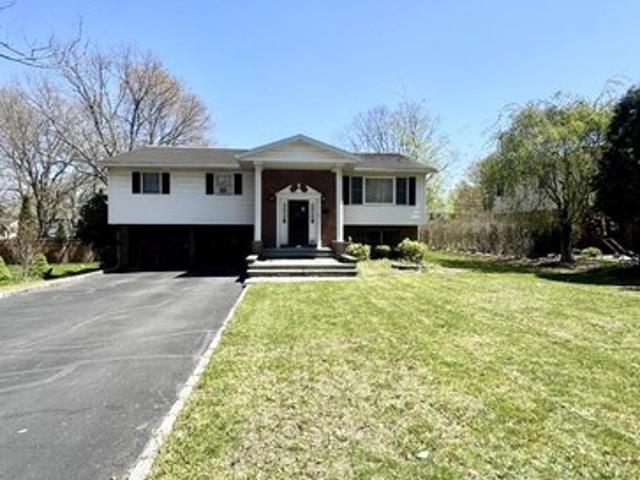 3 Twin Oaks Rd, Hazle Township, PA 18202