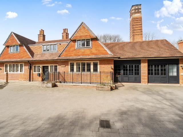 3 The Engine House, Kings Drive, Midhurst, West Sussex GU29, 4 bed terraced house to rent, £3,250 pcm | PrimeLocation
