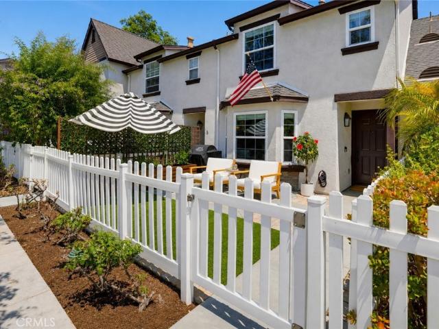 3 Three Vines Court