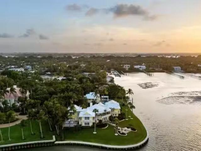 3 Timor St, Sewalls Point, FL 34996 MLS M20050094