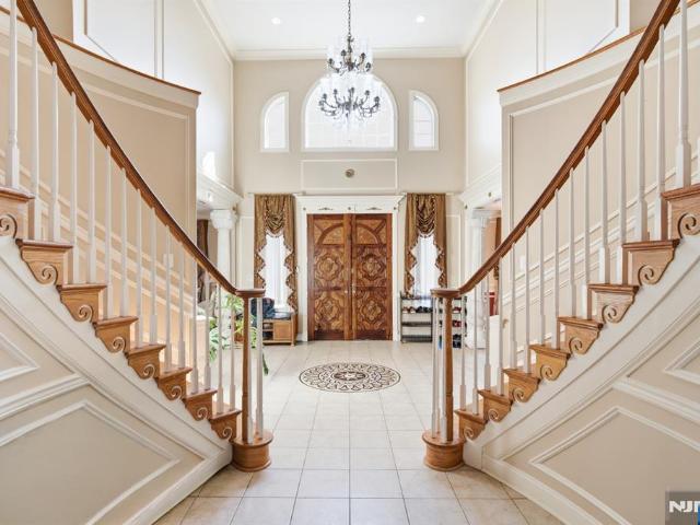 3 Topaz Court