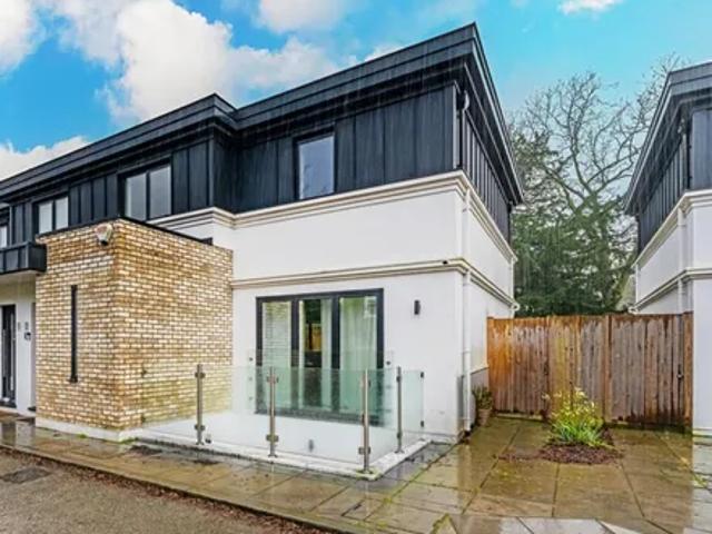 3 Treebank Gardens, London, W7 3FB, United Kingdom | 5 bed house for rent #140658002 | Rentberry