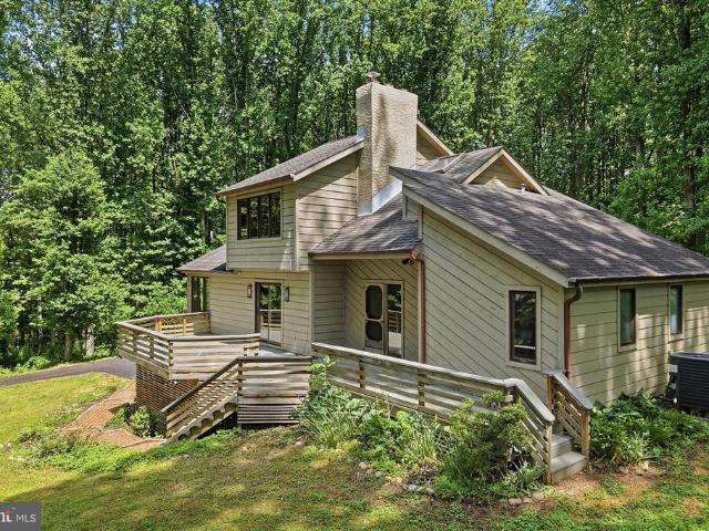 3 Upper Bank Drive