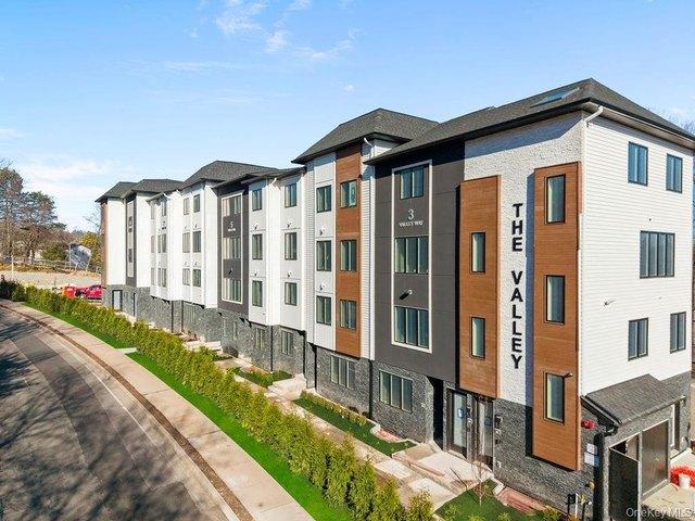 3 Valley Way Apt 220, Spring Valley, NY 10977