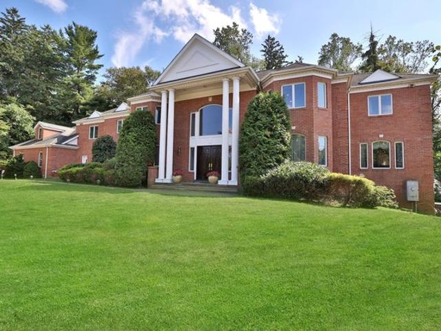3 Vandalay Ct, Scarsdale, NY 10583