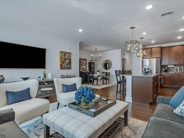 3 Vanderbilt Blvd Unit 209, Florham Park, NJ 07932