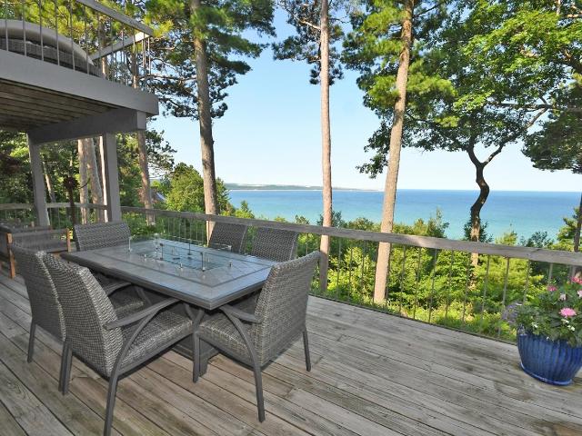 3 Vantage Pointe