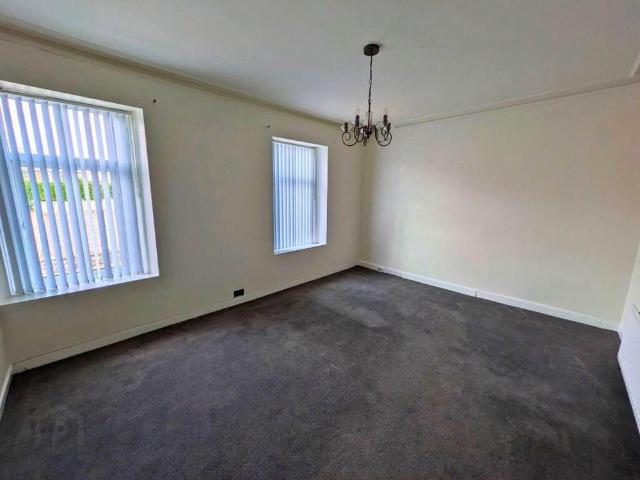 3 Victoria Road, Larne, BT40 1RY