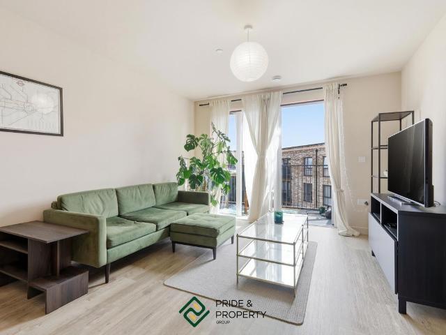 3 Vousden Grove SE28, 2 bed flat to rent, £2,350 pcm | PrimeLocation