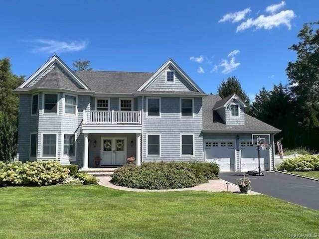 3 Wyona Ct, Huntington, NY 11743