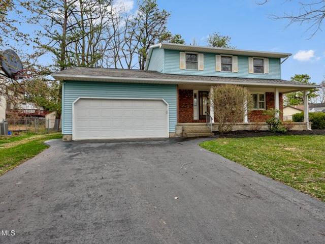 3 W Meadow Dr, Albany, NY 12203