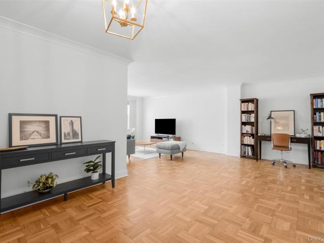 3 Washington Square 4D