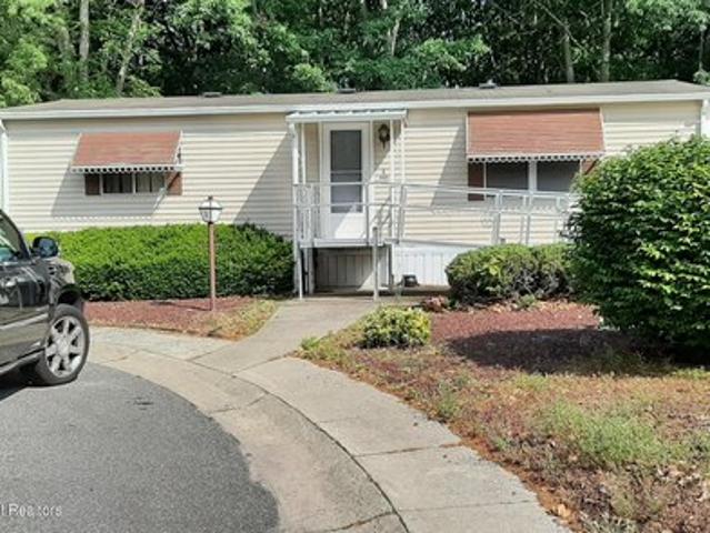 3 Warner Way, Toms River, NJ 08755