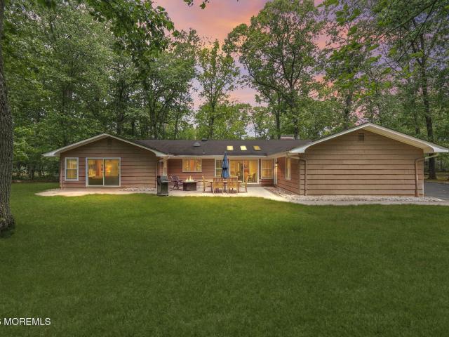 3 Warren Drive