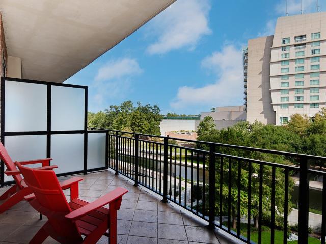 3 Waterway Court 4E