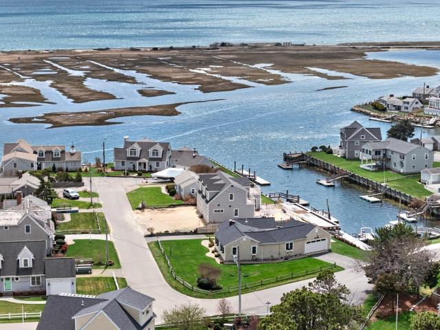 3 Wendy Way, West Dennis, MA 02670 | MLS #22601 | Compass