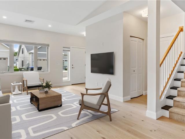 3 West Valley Circle