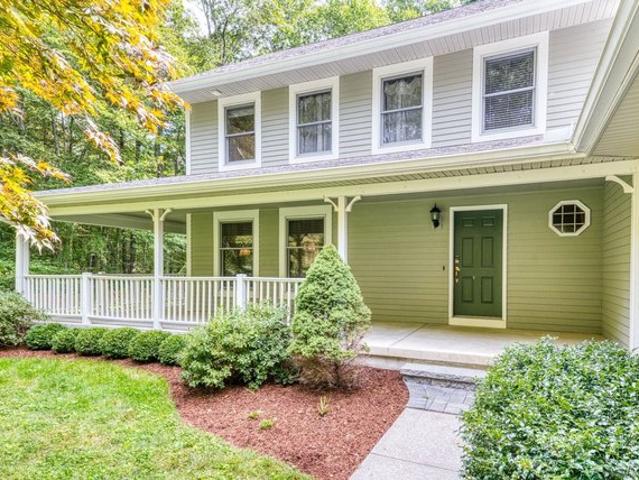 3 Westgate Rd, Columbia, CT 06237