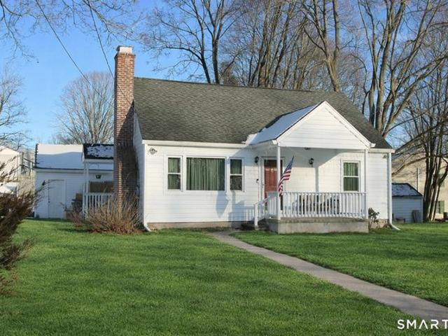 3 Whitlock Ave, Bethel, CT 06801