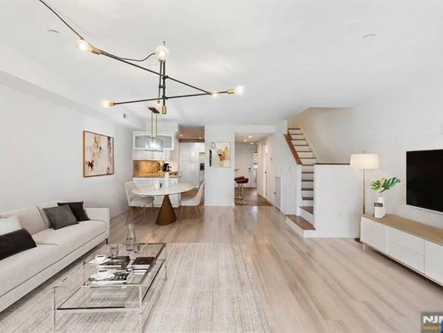 3 Whitman Ct Unit 1203, Teaneck, NJ 07666