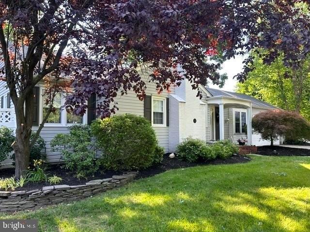 3 Windsor Pl, Mount Holly, NJ 08060
