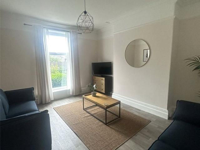 3 Woodthorpe Terrace, Huddersfield, HD1