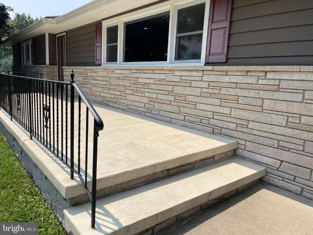 3 Woodcliffe Drive