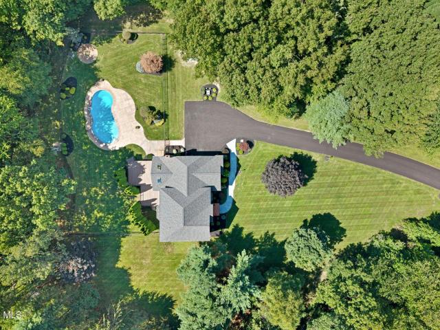 3 Woodland Drive
