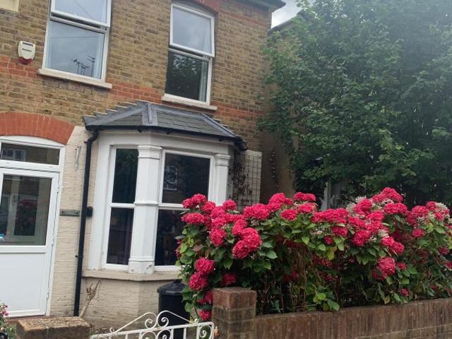 3 x Double Bed Semi Detached House 3min to Brunel