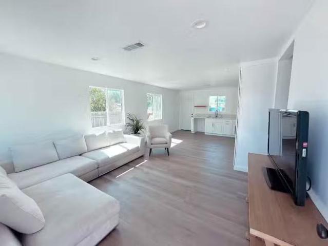 $3,100 2 Bedroom 2 Bathroom, ADU, Private yard, MUST SEE! UT.