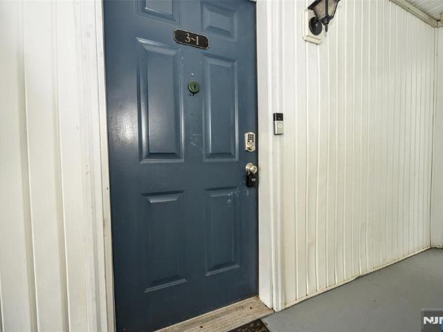 3 1 Vernon Court